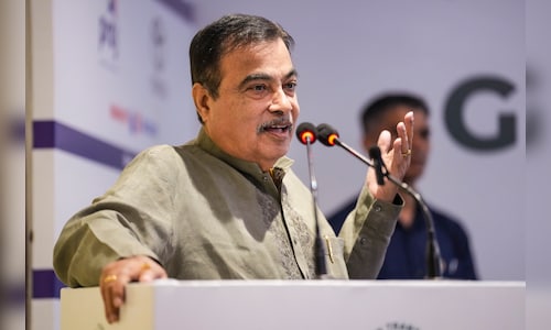 Gadkari sets 15-day review of CAFE-3 norms, flags EV and flex-fuel ...