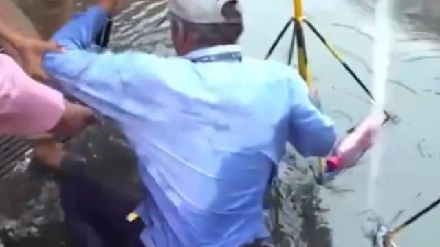 BMC worker falls into open manhole during Mumbai mayor's rain ...