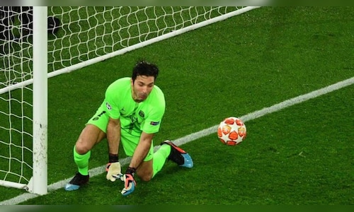 The Zidane who wears gloves: Meet Luca who is writing his own football ...