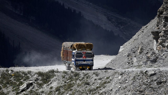 Zojila Tunnel nears final breakthrough, set to transform Kashmir-Ladakh ...