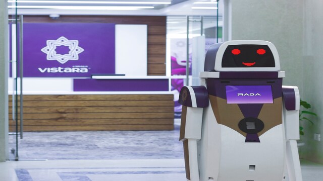 Vistara creates India’s first robot 'RADA' for passenger services ...
