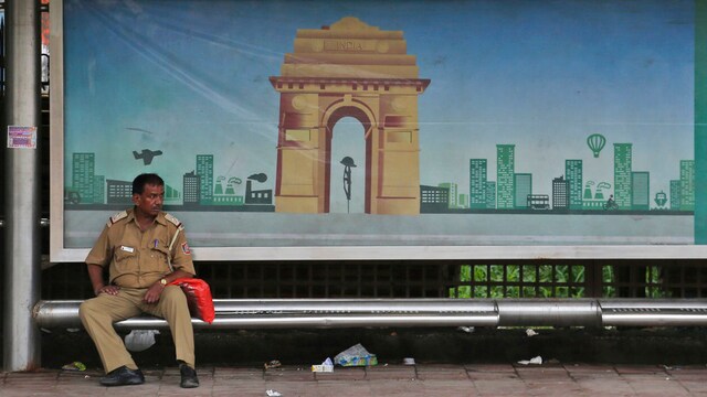 Delhi police to plant dummy IEDs to check alertness of cops - CNBC TV18