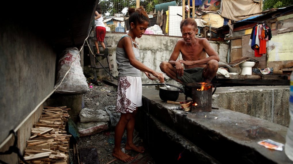 Pace extreme poverty reduction in South Asia faster than rest of world ...