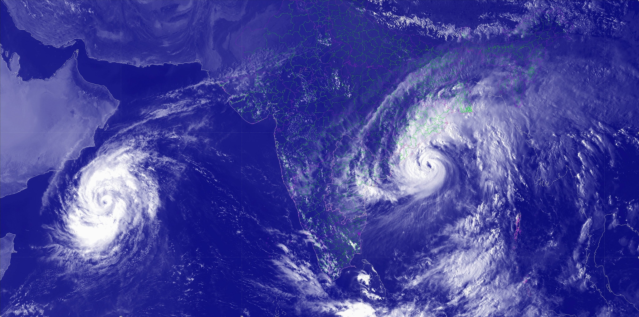 Cyclone Titli slams into Odisha-AP coast with 126 kmph winds - cnbctv18.com