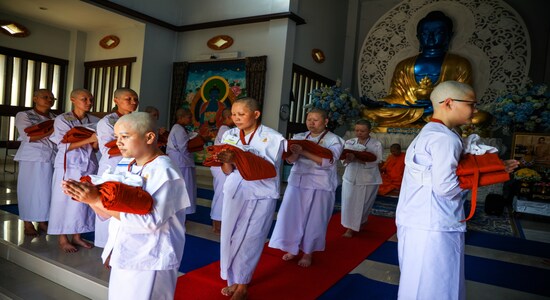 Thailand's rebel female Buddhist monks defy tradition - CNBC TV18