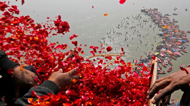 Legendary socialist, press baron MP Veerendra Kumar passes away - CNBC TV18
