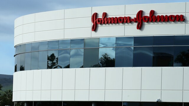 J&J's consumer-health spinoff Kenvue soars 22% in trading debut ...