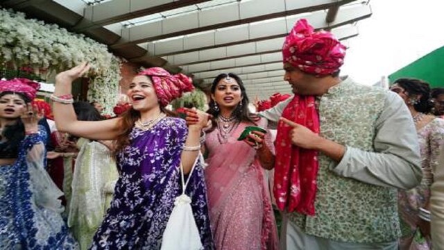 Isha Ambani and Anand Piramal welcome twins - CNBC TV18