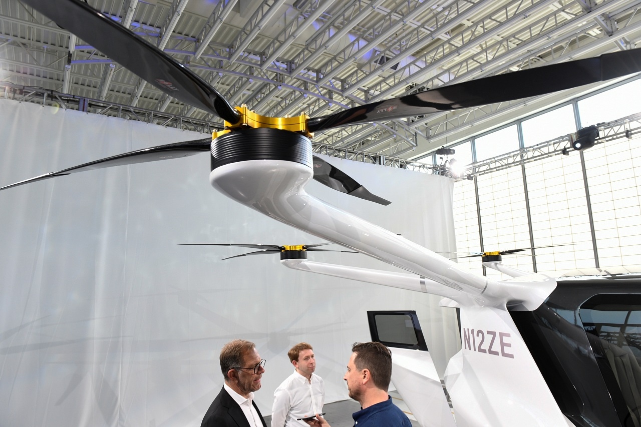 Hydrogen-powered flying vehicle touted as Southern California traffic ...