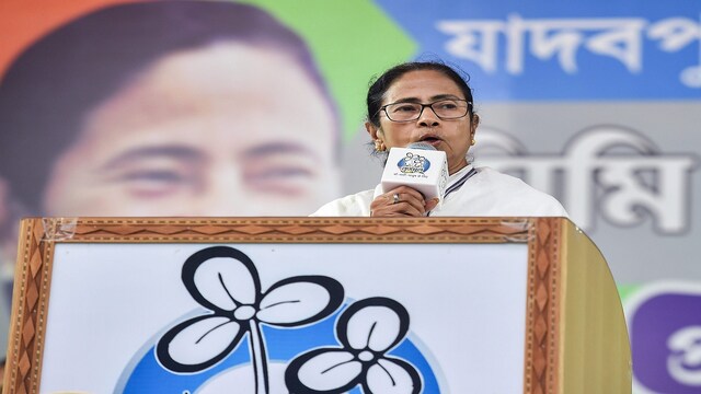 Mamata Banerjee to campaign for Samajwadi Party in Uttar Pradesh poll ...