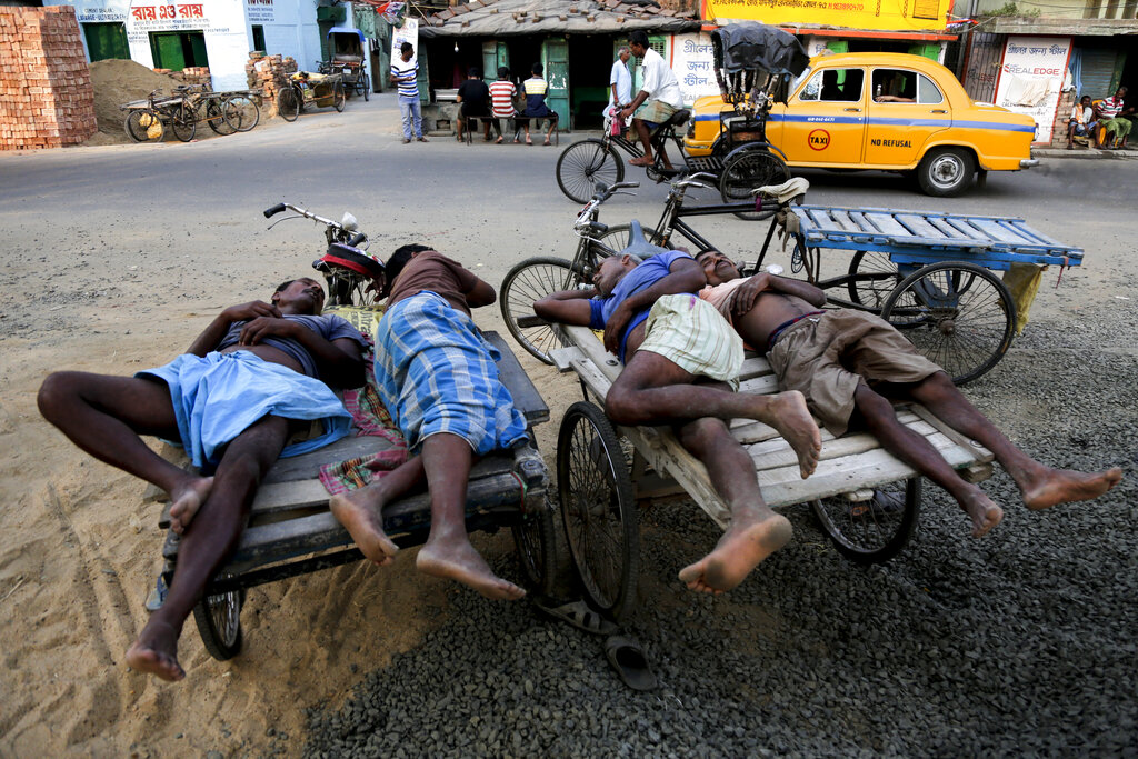A glimpse of everyday life in India - See photos - cnbctv18.com