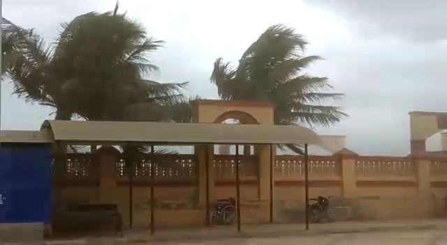 Nearly 3 lakh shifted in Gujarat ahead of Cyclone Vayu landfall