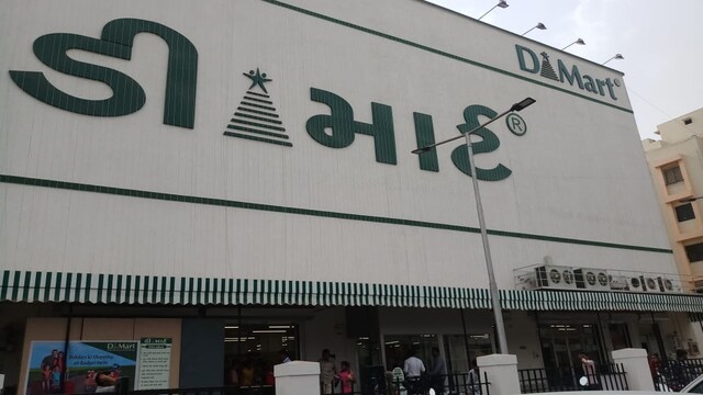 DMart CEO buys Rs 70 crore home in Mumbai from Rustomjee - CNBC TV18