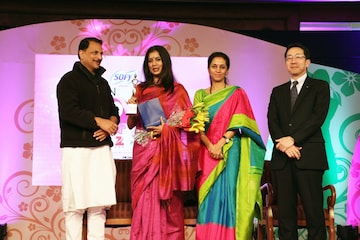 “The hallmark of real poetry is that it wears its virtuosity lightly ...