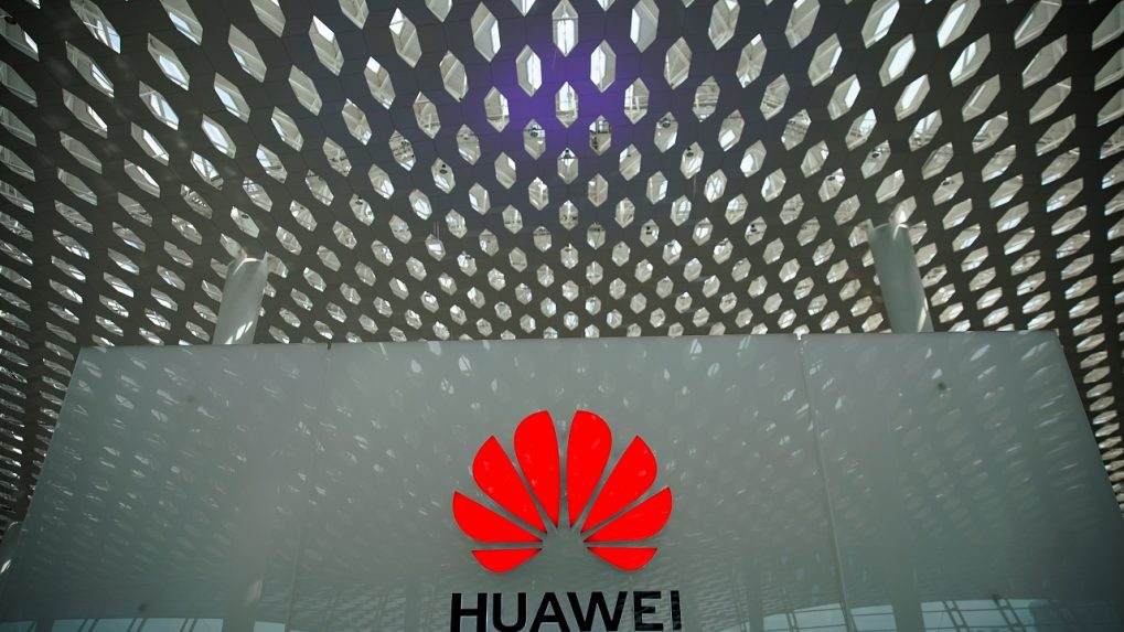 Huawei patents smartphone with an extendable design