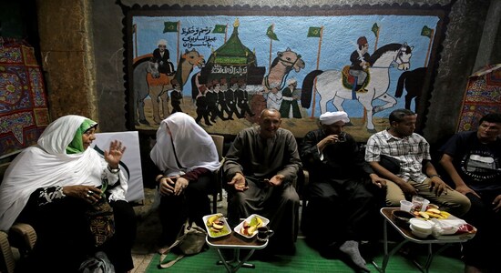 Egyptian Artist Paints Murals On Houses To Celebrate Haj