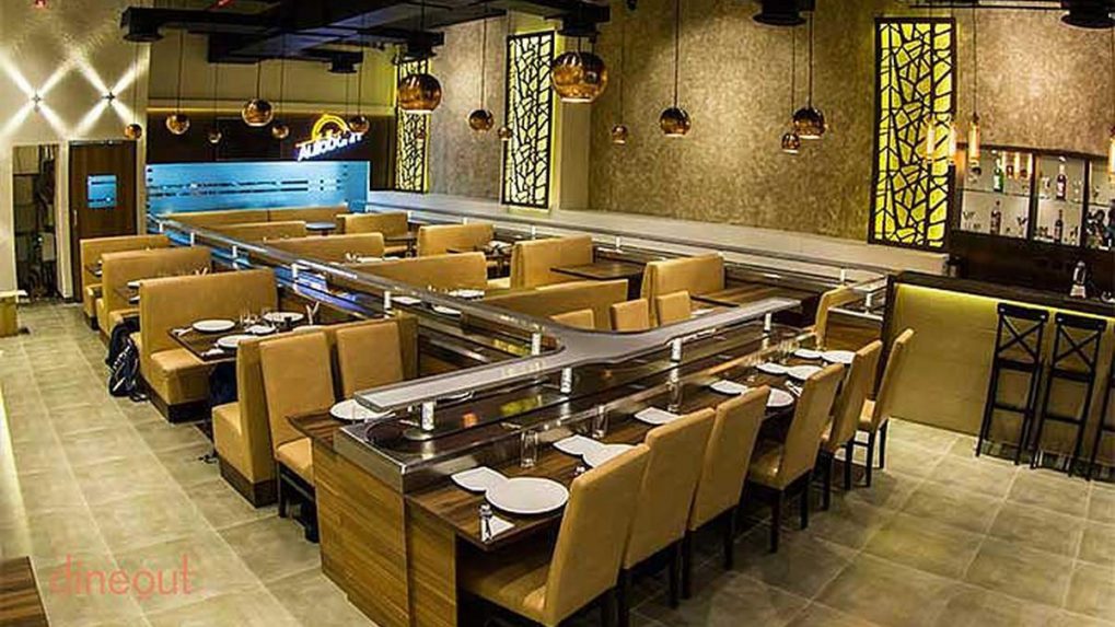 Autobahn: This restaurant in Mumbai serves food on conveyor belts