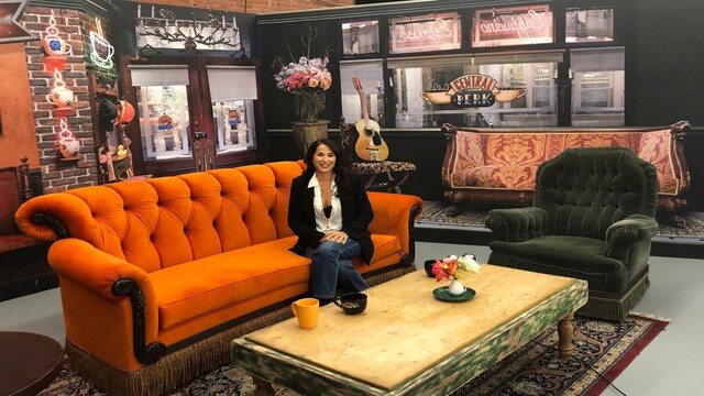 'Friends' pop-up lets sitcom's fans explore show's key props - CNBC TV18