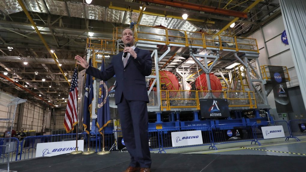 NASA chief gets latest look at new moon rocket
