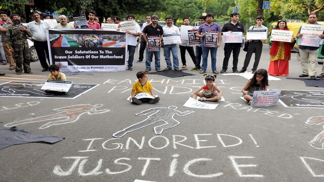 Three decades on, exodus still haunts Kashmiri Pandits - CNBC TV18