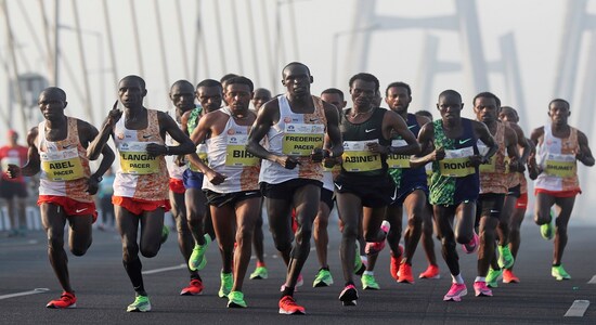 Mumbai Marathon: Srinu Bugatha, Sudha Singh win Indian Elite titles Mumbai Marathon: Srinu Bugatha, Sudha Singh win Indian Elite titles