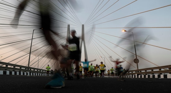 Mumbai Marathon: Srinu Bugatha, Sudha Singh win Indian Elite titles Mumbai Marathon: Srinu Bugatha, Sudha Singh win Indian Elite titles