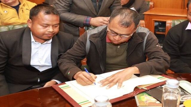 Govt inks pact, 34,000 Bru-Reang refugees to settle in Tripura - CNBC TV18