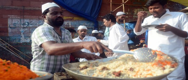 Savoring the Flavors of Hyderabad: A Guide to the Best Street Food and ...