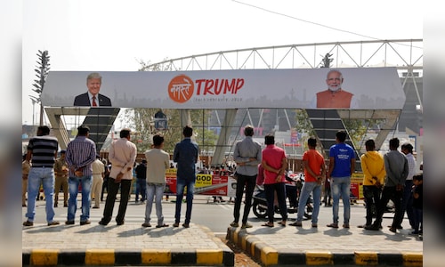 Namaste Trump: Crowds gather to greet Donald Trump at Ahmedabad's ...
