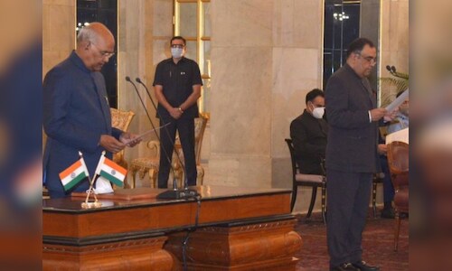 Yashvardhan Kumar Sinha takes oath as Chief Information Commissioner - CNBC TV18