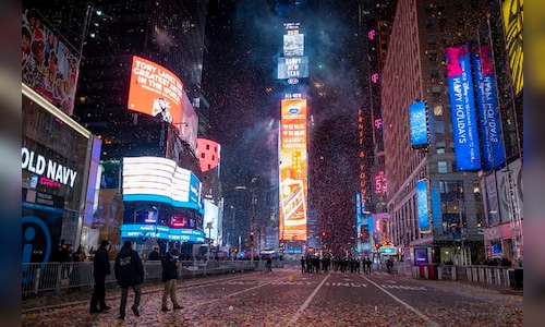 In pictures: Then-and-now images show New Year's Eve contrast - CNBC TV18