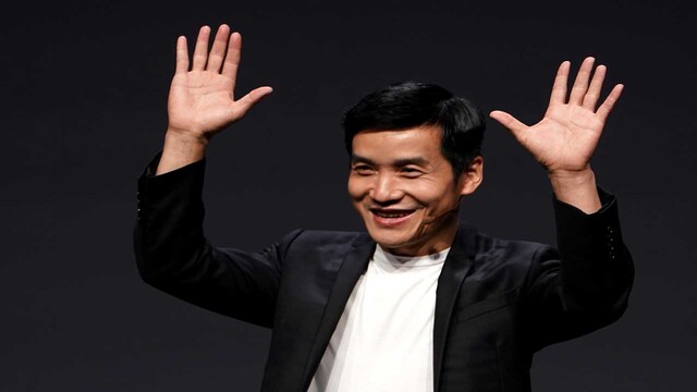 OnePlus 10 Pro arrives in January, confirms CEO Pete Lau - CNBC TV18