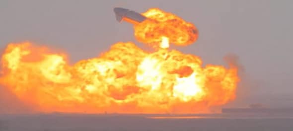 SpaceX Starship rocket prototype nails landing then blows up SpaceX Starship rocket prototype nails landing then blows up