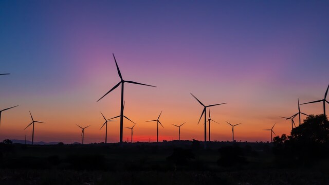 Suzlon closes QIP after getting bids worth Rs 4,600 crore for Rs 2,000 ...