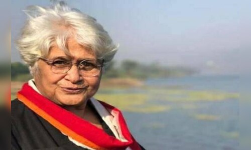 Noted filmmaker Sumitra Bhave dead - CNBC TV18