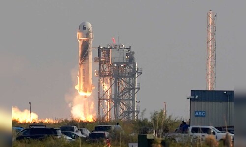 In pics: A look at Jeff Bezos' 1st passenger flight to space aboard ...