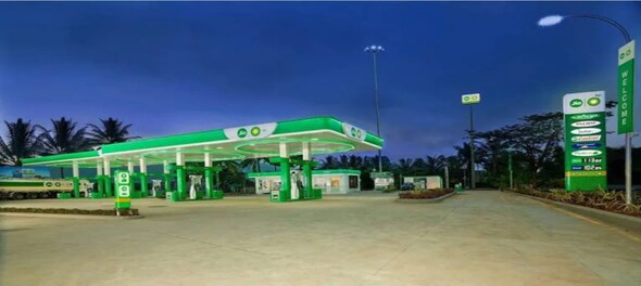 Jio-bp launches its first Mobility Station in Mumbai - CNBC TV18