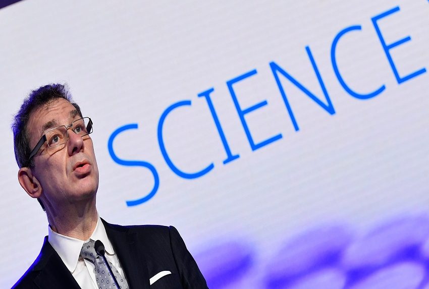 Pfizer Chief Albert Bourla Wins $1 Million Genesis Prize For Efforts In ...