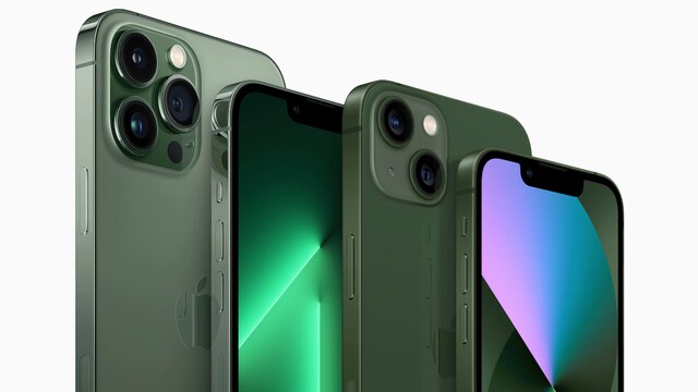 New Year special: Best discounts on mobile phones - CNBC TV18