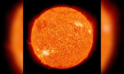 Scientists baffled as huge chunk breaks off Sun and forms a vortex ...