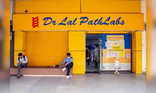 Dr Lal Pathlabs' quarterly profit falls by one fourth as COVID-related ...