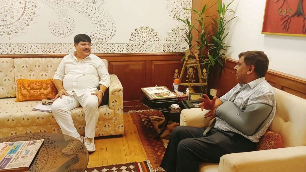 Gharwapsi for Barrackpore MP Arjun Singh as he rejoins TMC after ...