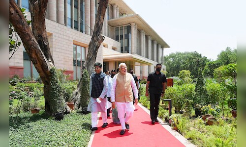 PM Modi unveils new premises of Vanijya Bhawan in Delhi and urges ...