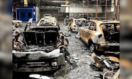 Fire at Audi service centre scorches 19 cars, many of them beyond ...