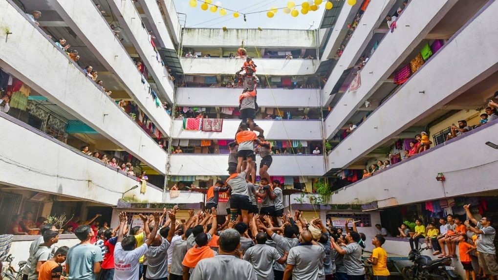 Dahi Handi 2023: Share these heartwarming wishes and messages with your ...