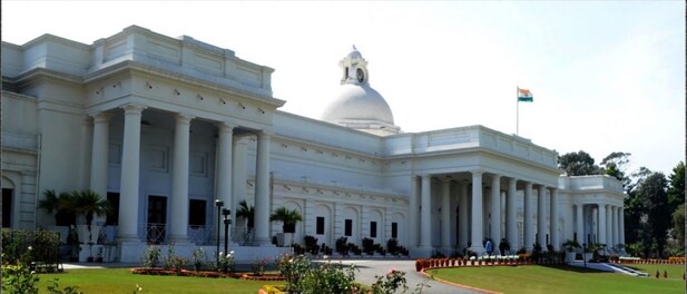 Students Protest After Non-Veg Food Served At Iit Roorkee Mess: What’S ...