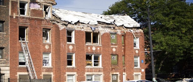 Chicago apartment explosion leaves 8 people injured