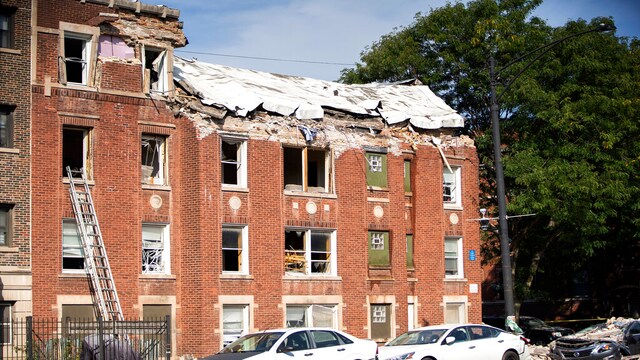 Chicago apartment explosion leaves 8 people injured - CNBC TV18