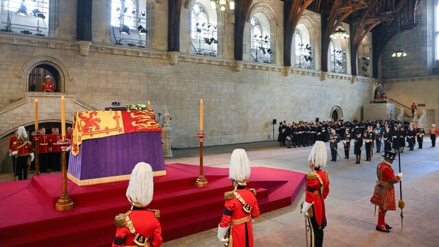 Queen Elizabeth II to be buried in decades-old coffin lined with lead ...