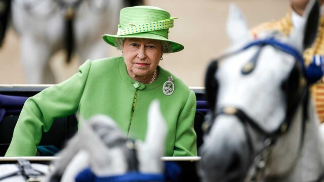 A Look at Queen Elizabeth II's net worth and money that the royal ...